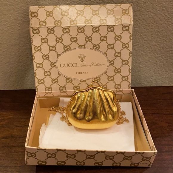 Gucci | Bags | Gucci Rare Vintage Gold Shell Clutch Kisslock Evening ...